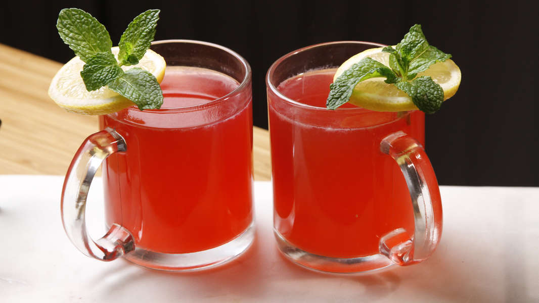 How to Make a Hot and Cold Gin Cocktail Recipe - Thrillist