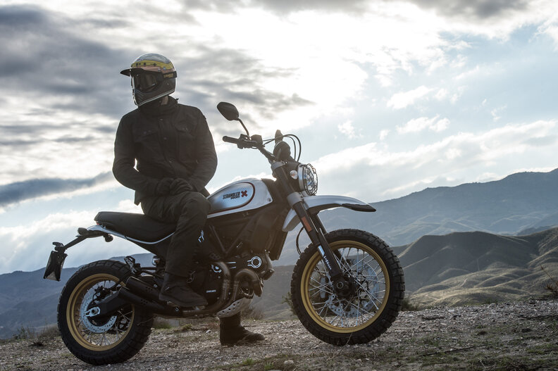 Best Beginner Motorcycles to Buy for Your First Bike - Thrillist