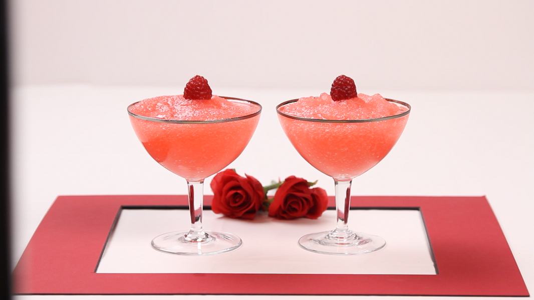 How to Make a Frozen Valentine Vodka Cocktail Recipe - Thrillist