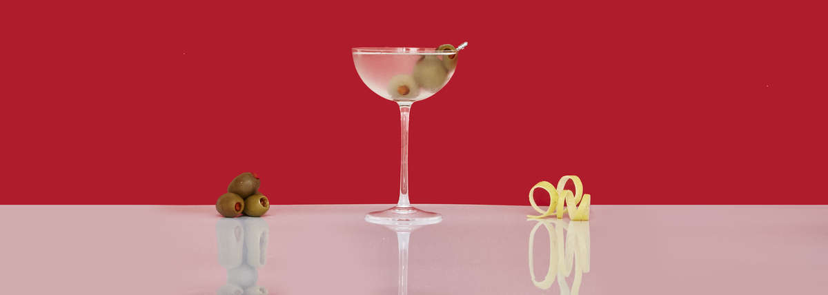 Dry Martini Recipe: How to Make a Dry Martini - Thrillist