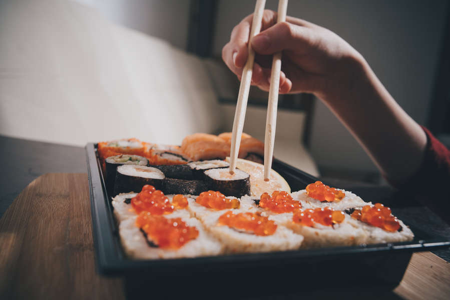 How to Use Chopsticks to Eat Snacks When You're High: Leafly - Thrillist