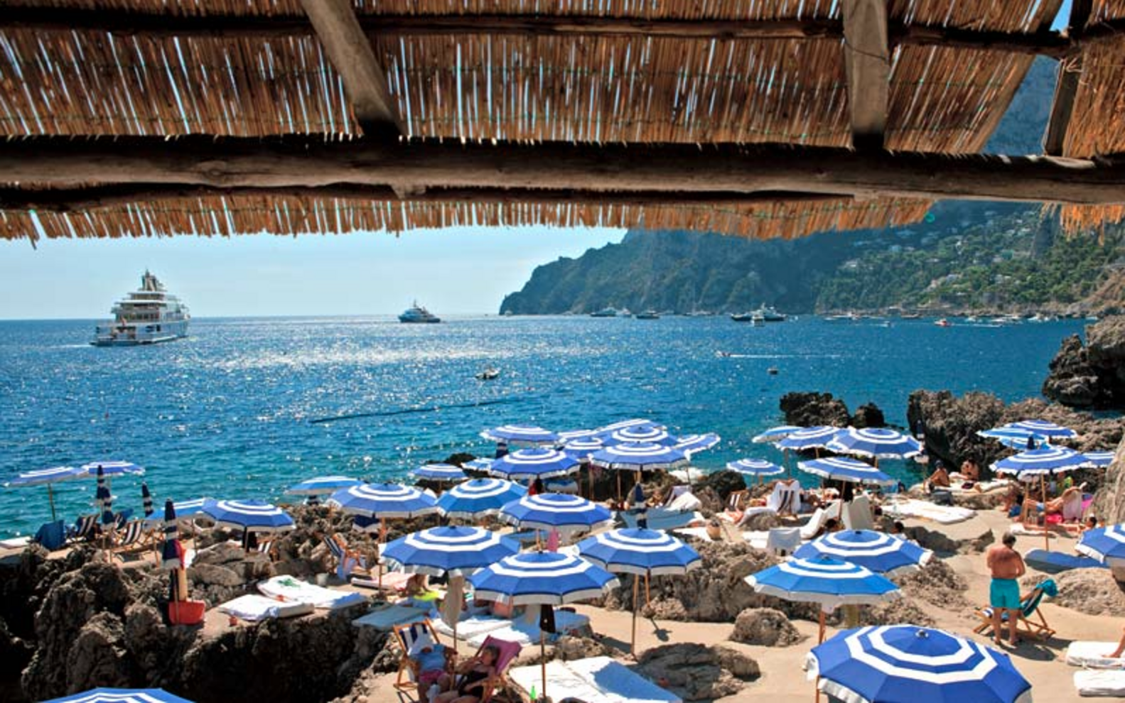 The 7 Best Beach Bars in the World - Thrillist