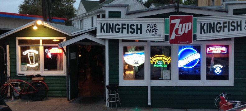 11 Best Old Dive Bars in the U.S. - Thrillist