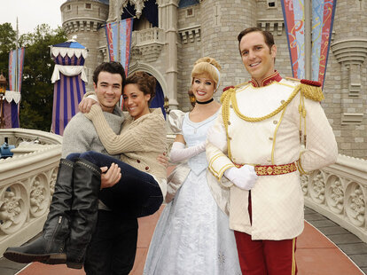 Double Date With Your Favorite Disney Princesses and Princes - Thrillist