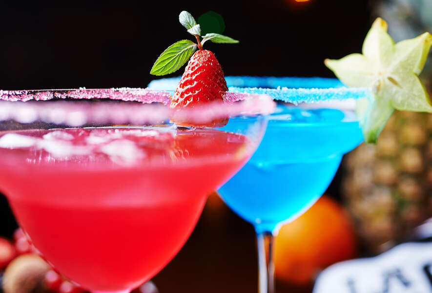 8 Bad Cocktails Bartenders Can’t Help But Love - Thrillist