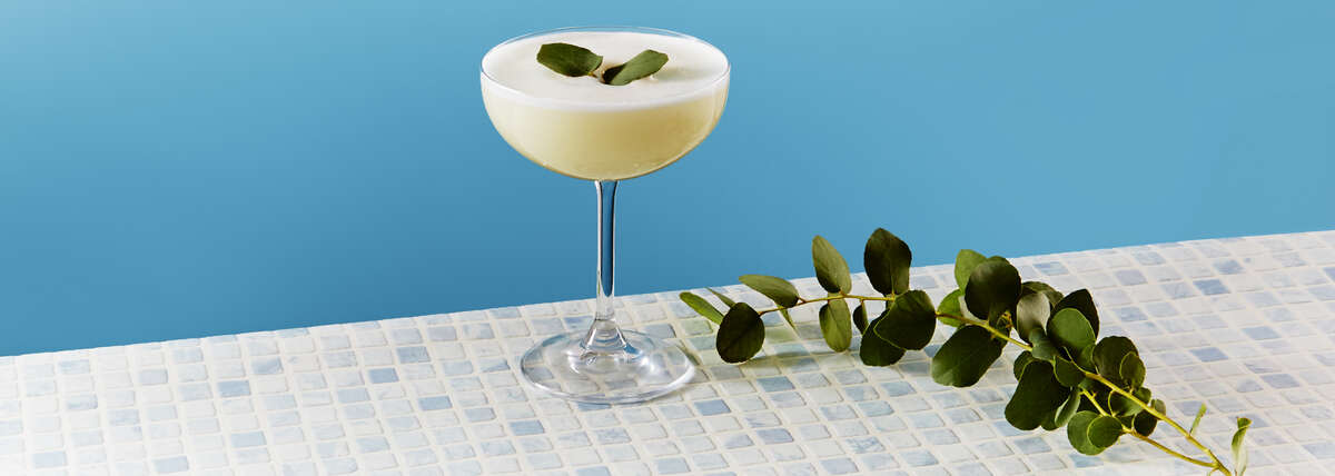 Cointreau Martini Recipe: Make a Gin Martini With Cointreau - Thrillist