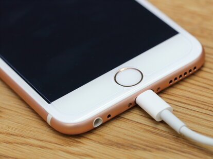Analyst Predicts iPhone 8 Will Charge Faster Than Predecessors - Thrillist