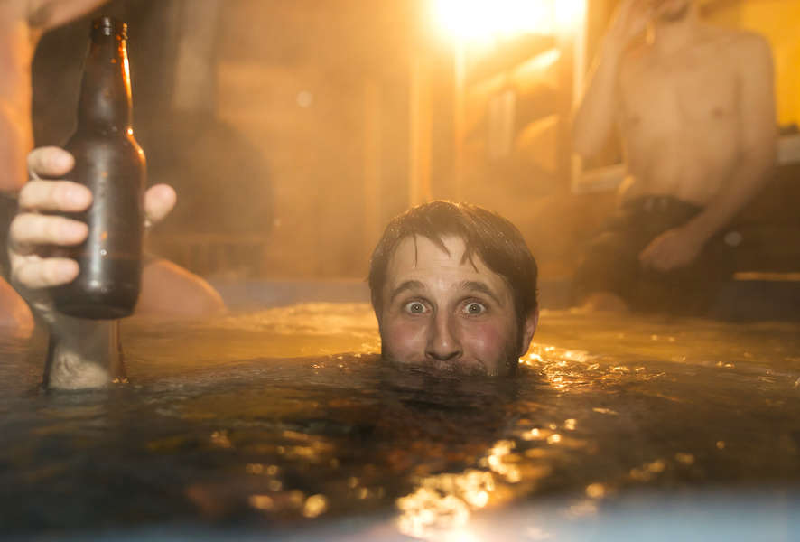 Beer Hot Tub: New Hotel Has a Hot Tub Filled With Beer - Thrillist