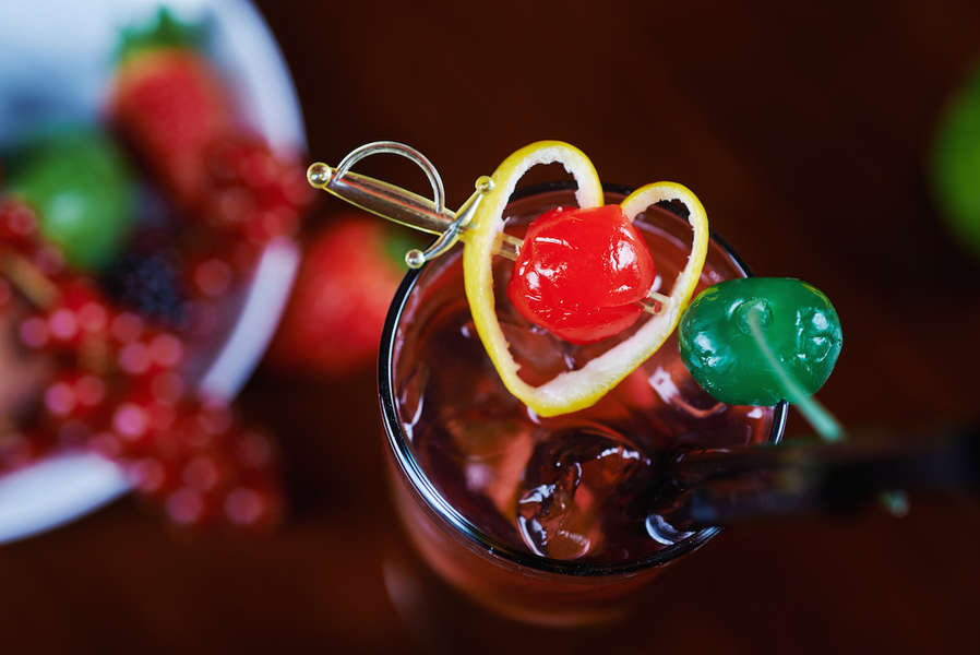 Cocktail Garnishes: How a Garnish Benefit Your Drink - Thrillist