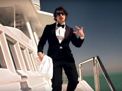 The Best Booze Cruises in America for Nautical Boozing - Thrillist