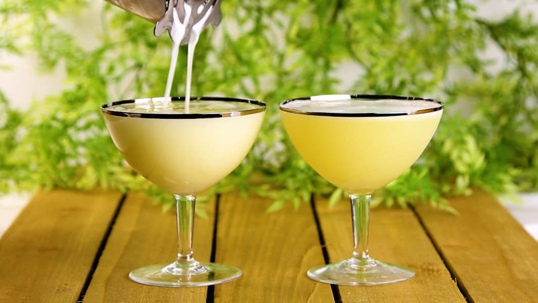 How to Make a Fiery Ginger Sour Cocktail Recipe - Thrillist