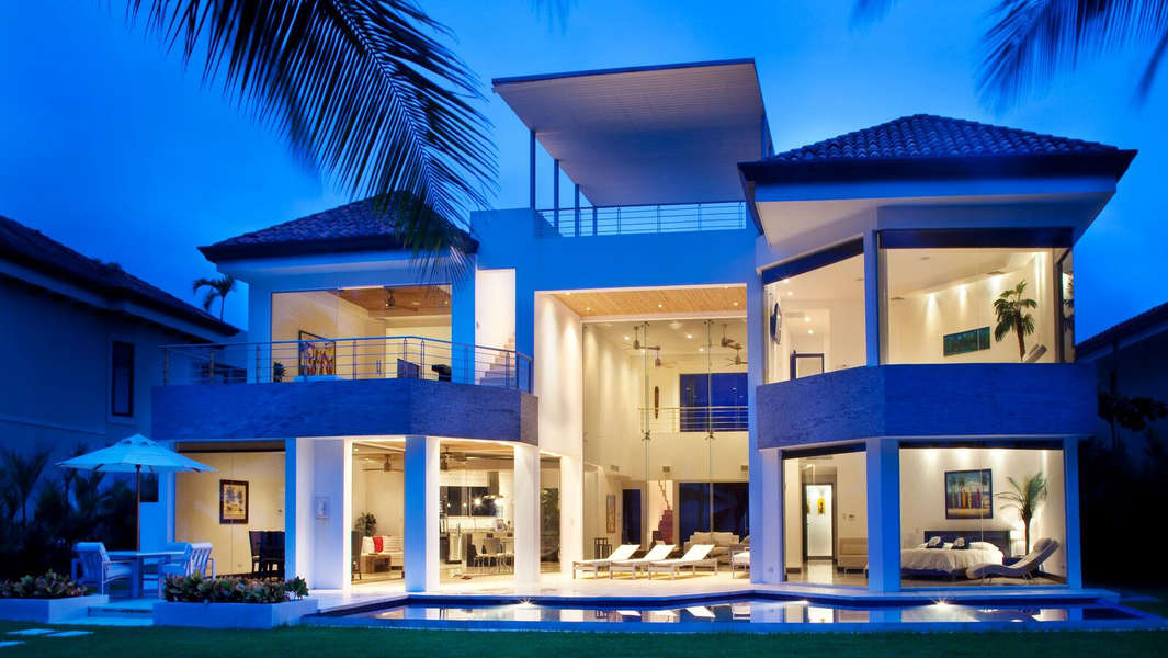 Get Paid $10K a Month to Travel the World and Stay in Luxury Homes ...