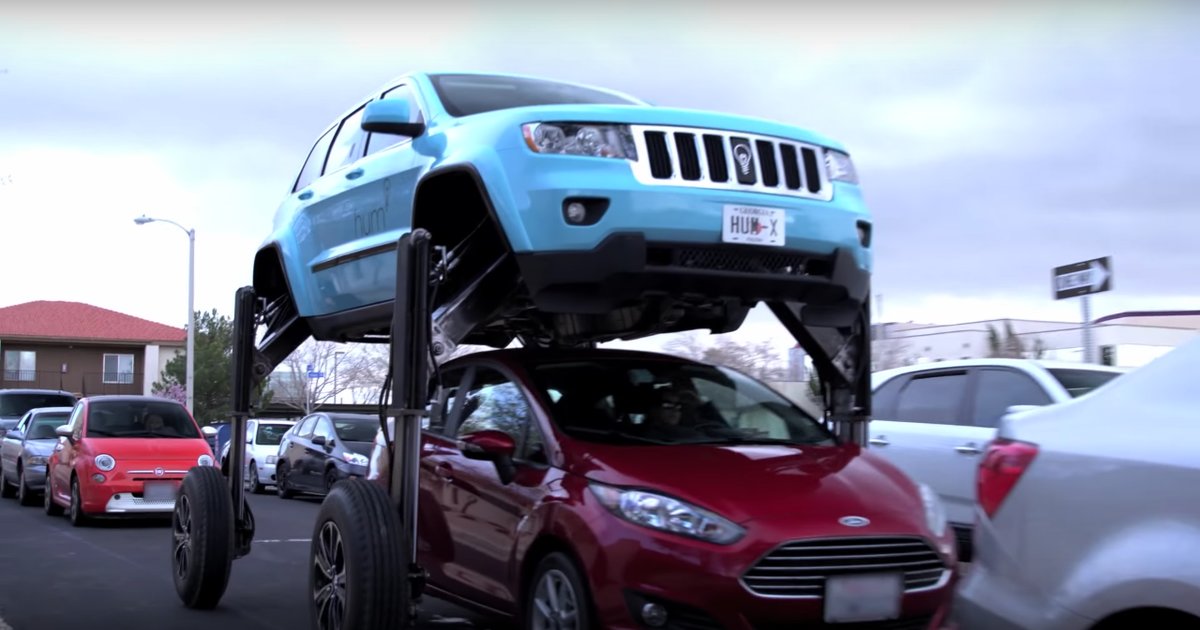 Jeep Grand Cherokee Transforms in Verizon's Hum Rider Stunt Video ...