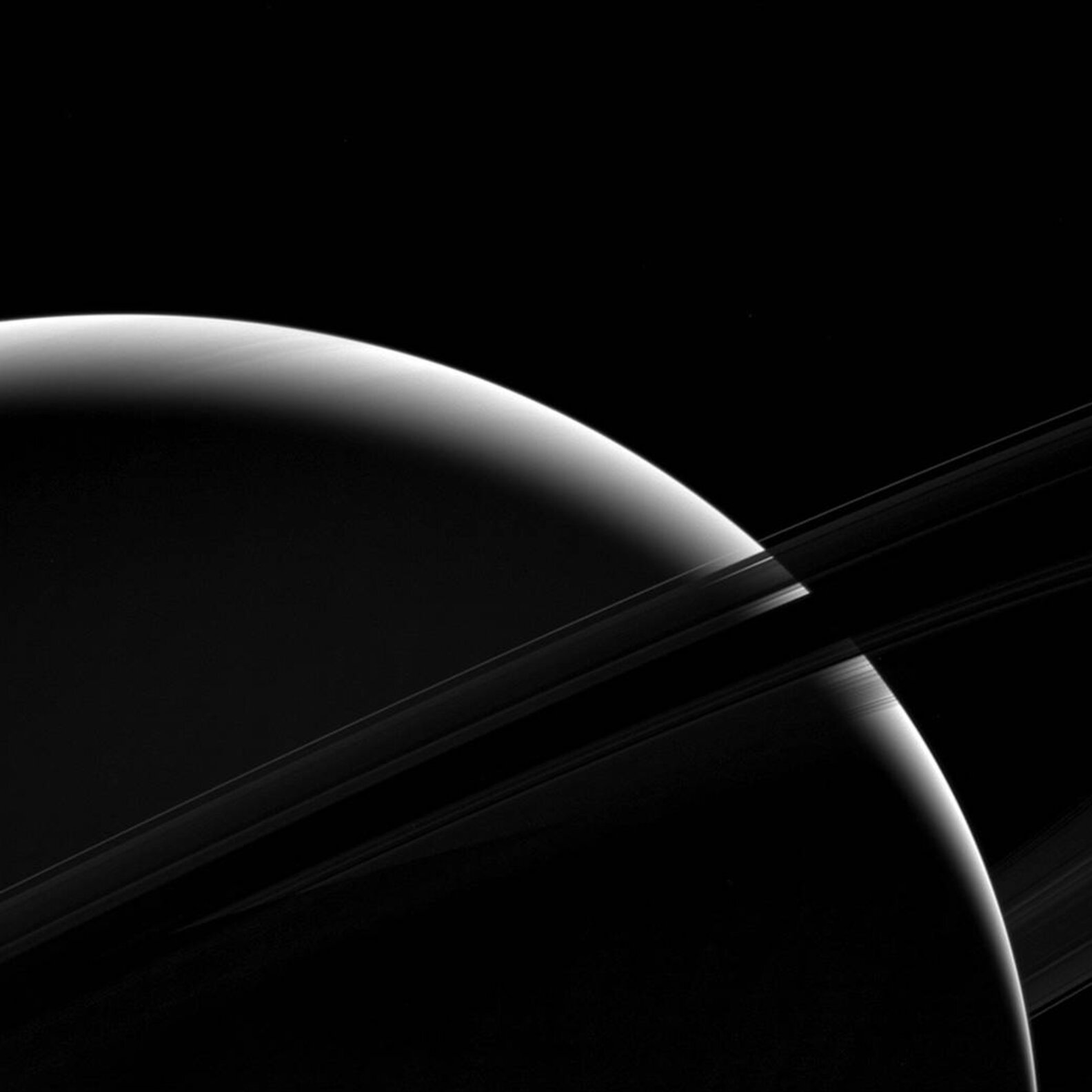 NASA Shares Gorgeous Photo of Saturn as Mission Approaches Its End ...