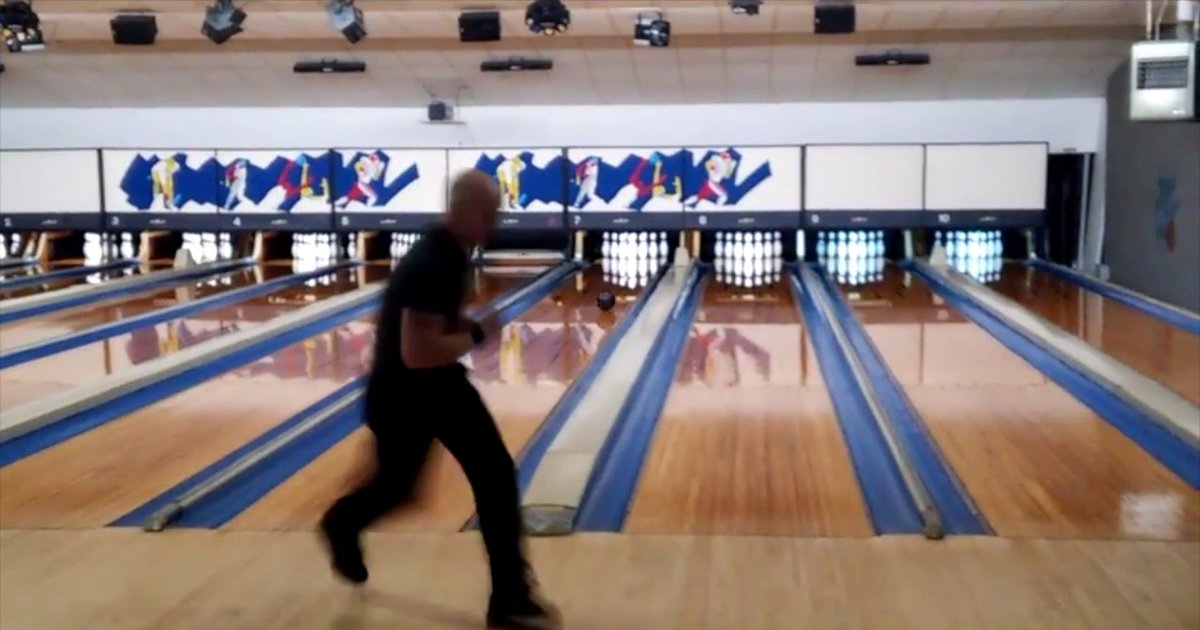 Bowling Alley Employee Sets World Speed Record for Perfect Game: Video ...