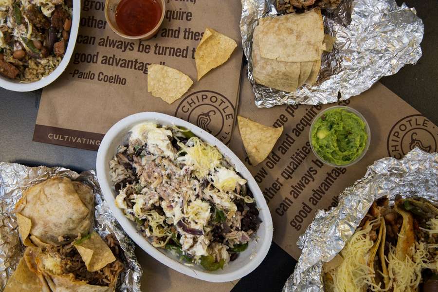 Chipotle Reveals Buñuelos as its First-Ever Dessert - Thrillist