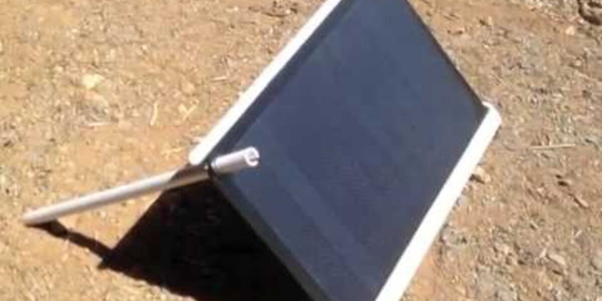 The Solarade portable solar charger is powerful and lightweight - The Dodo