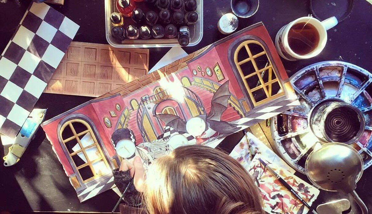 Woman Builds Amazing Little Houses For Backyard Birds - The Dodo