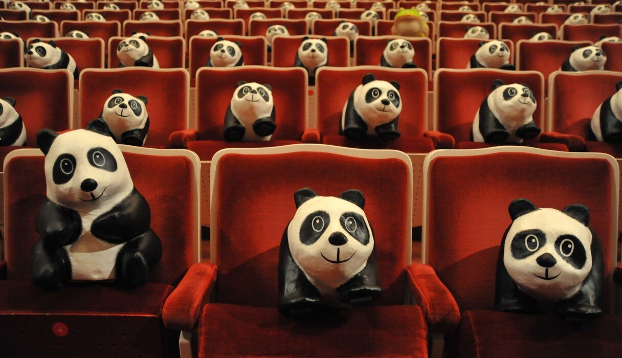 1,600 "Pandas" Take Over Taipei Theater - The Dodo