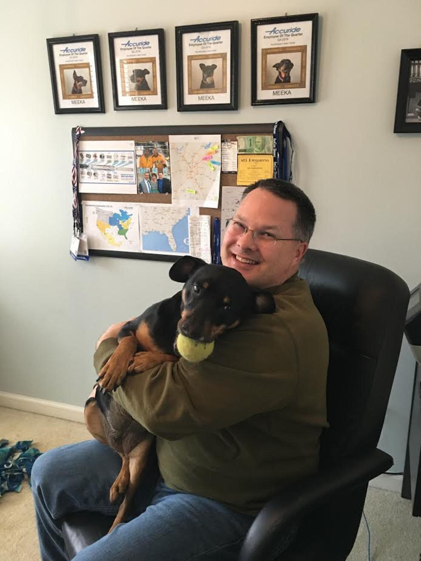 Dog Has Won All 'Best Employee' Awards Since Dad Started Working From ...