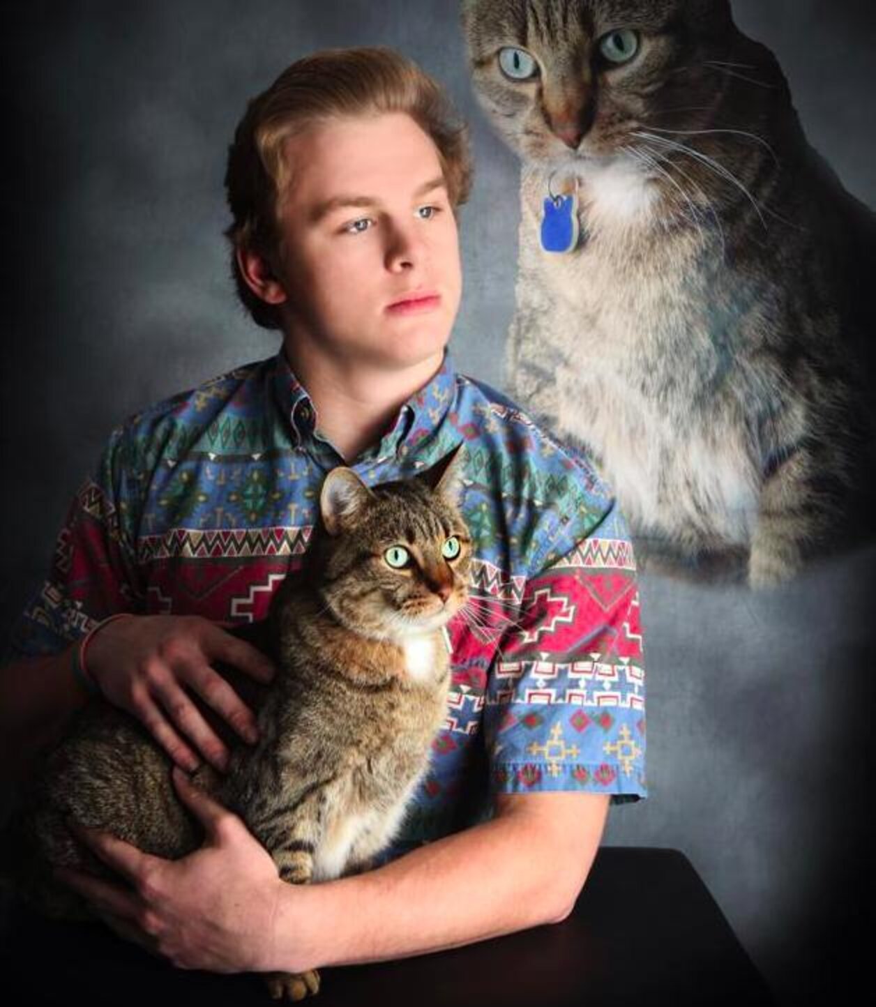15 High School Senior Portraits That Are Better With Pets - The Dodo
