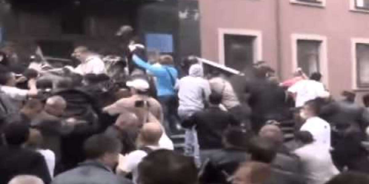 Reverse Police Brutality. When Citizens Fight Back. - The Dodo