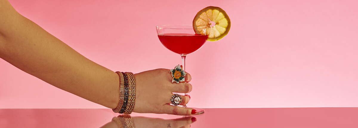 Tequila Cosmo Recipe: How to Make a Tequila Cosmopolitan - Thrillist