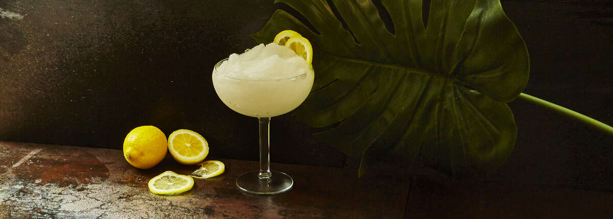 Frozen Lemon Daiquiri Recipe: How to Make a Lemon Daiquiri - Thrillist