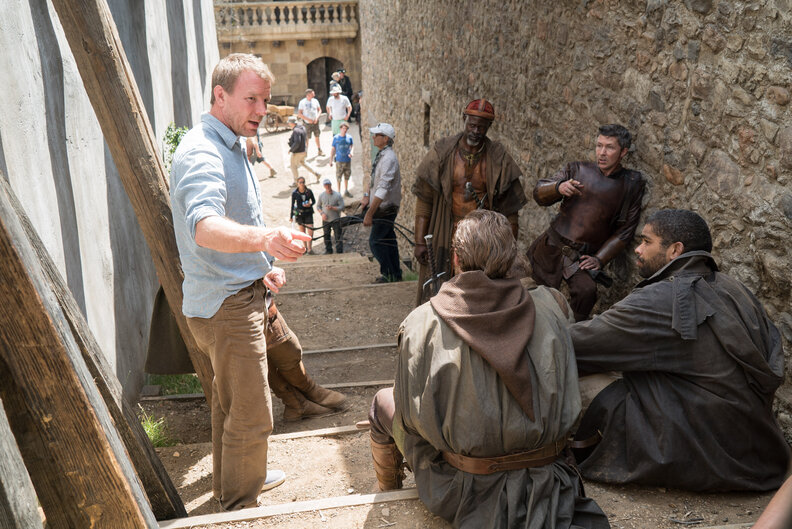 King Arthur 2017: Guy Ritchie on Charlie Hunnam, Legend of the Sword ...