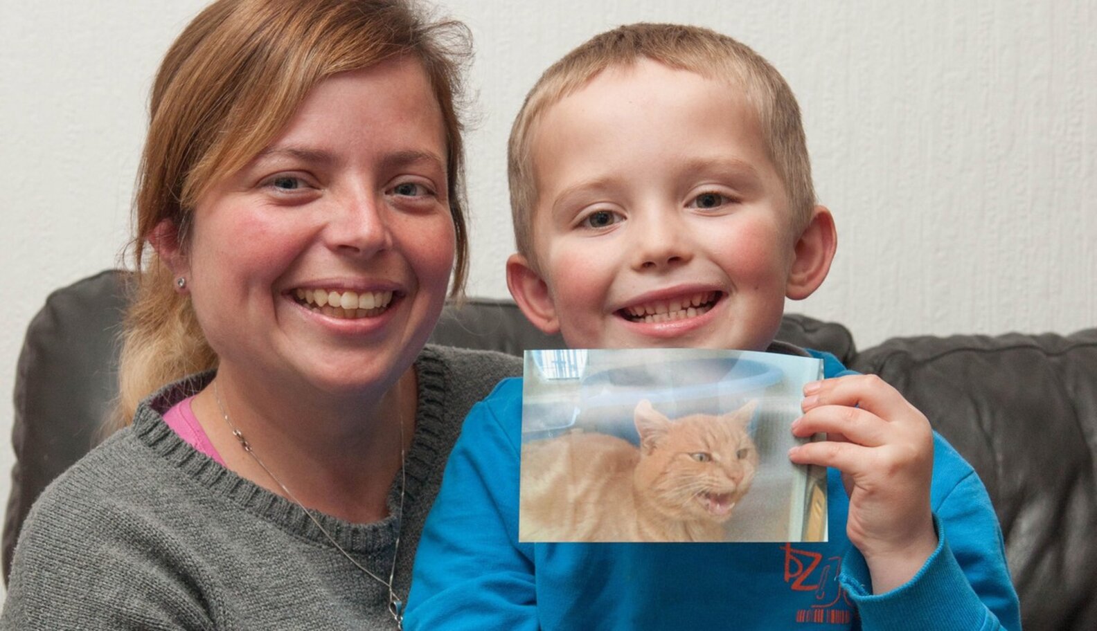 Little Boy Can't Even Believe He's Found His Lost Cat - The Dodo