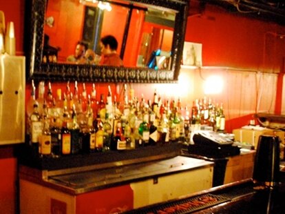 Frontier Bar: A Bar in Austin, TX - Thrillist