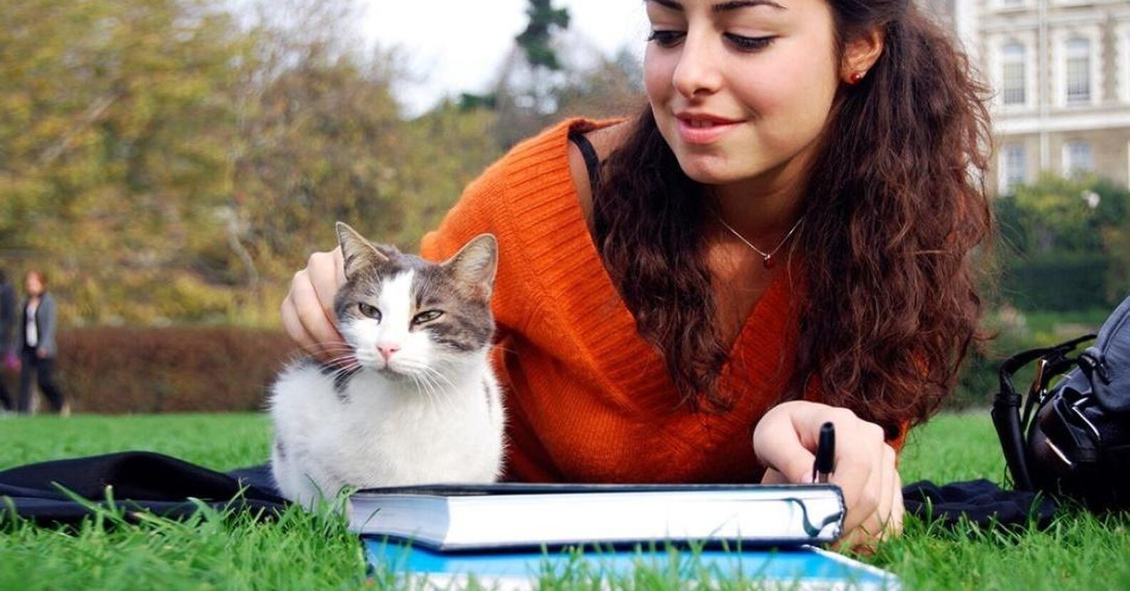 College students and pets - The Dodo