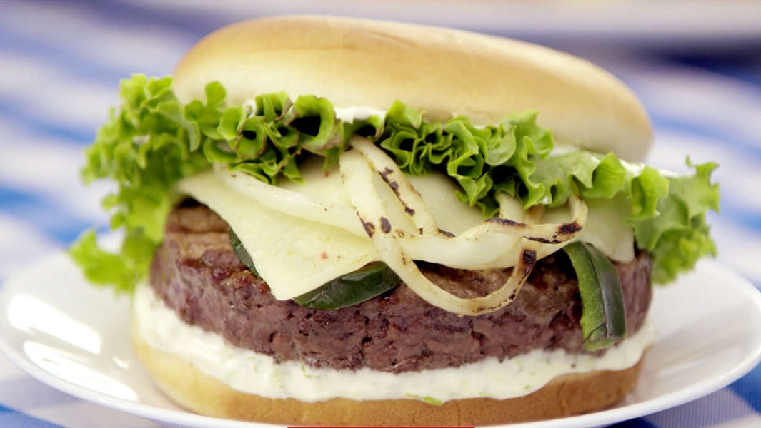 Get Grilling: Green Chile Burger - Thrillist