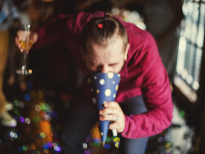Party Foul List: 21 Party Fouls You Should Never Commit - Thrillist