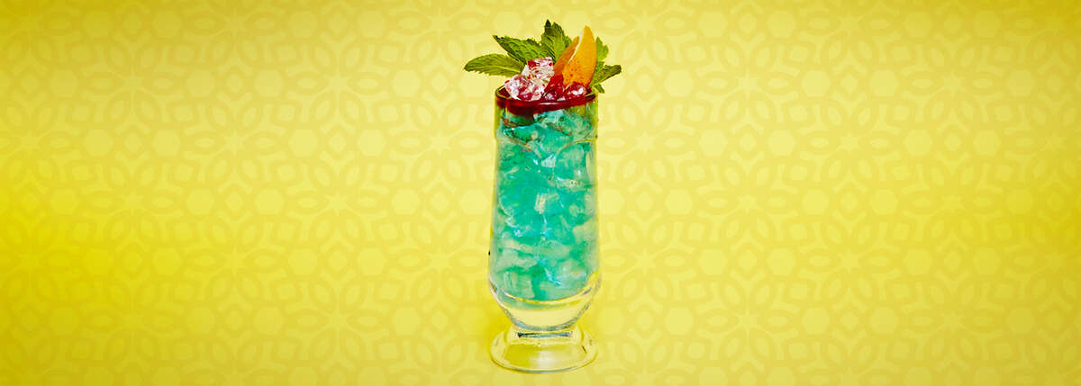 Blue Rum Drinks Recipe: The Best Blue Rum Cocktail Recipe - Thrillist