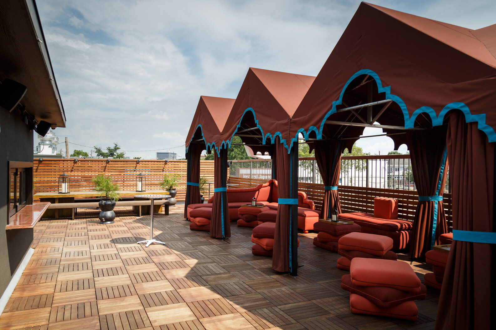 Best Rooftop Bars in America: Where to Drink With a View - Thrillist