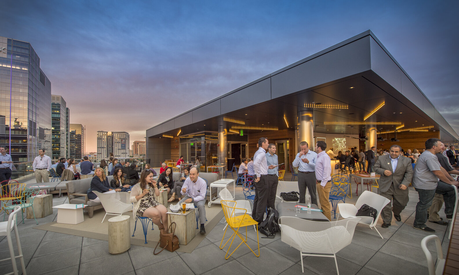 Best Rooftop Bars in America: Where to Drink With a View - Thrillist