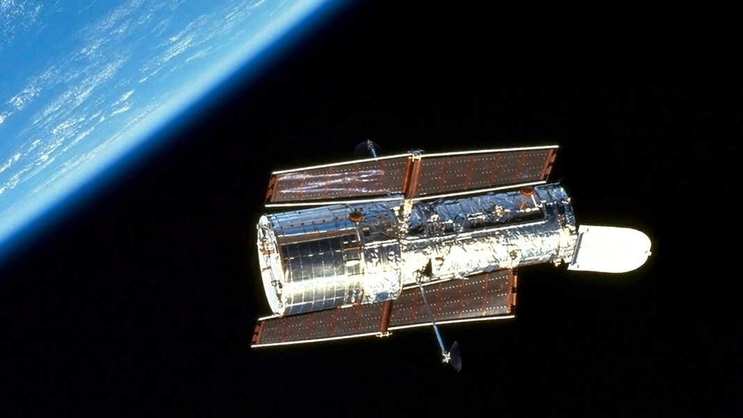 How Big Do You Think This Spacecraft Is? Guess Again... - Videos - Seeker