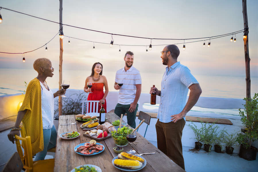 Here's a Research-Backed Way to Master Small Talk - Thrillist