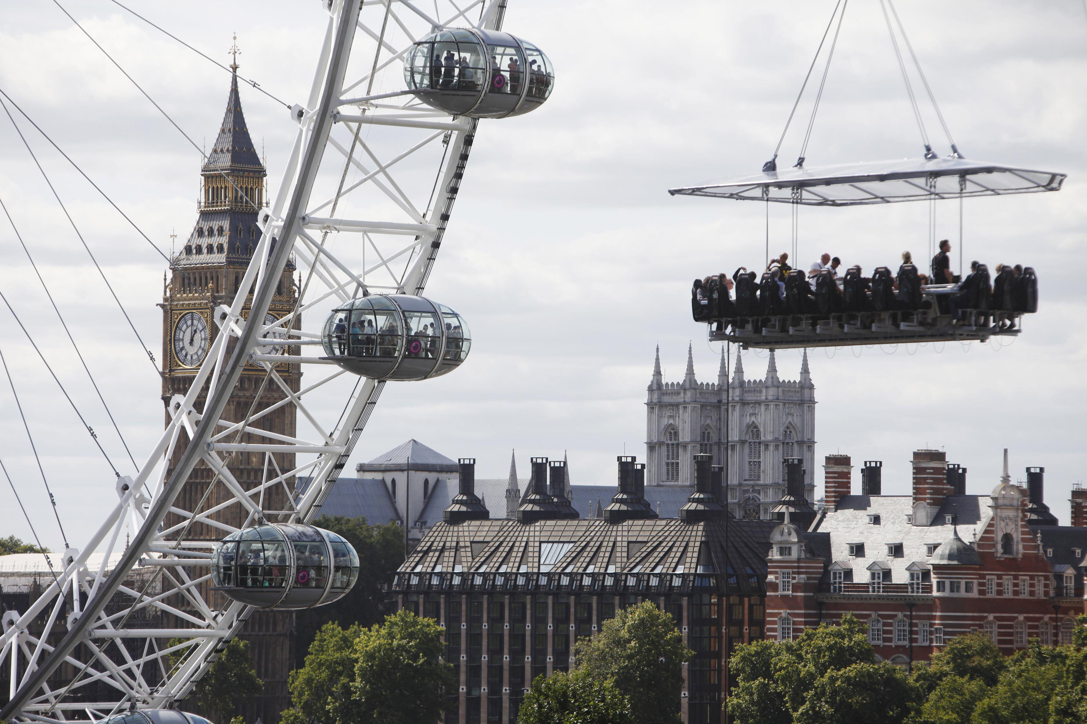 Dinner In The Sky Takes Diners 150 Feet Up Via Crane - Thrillist