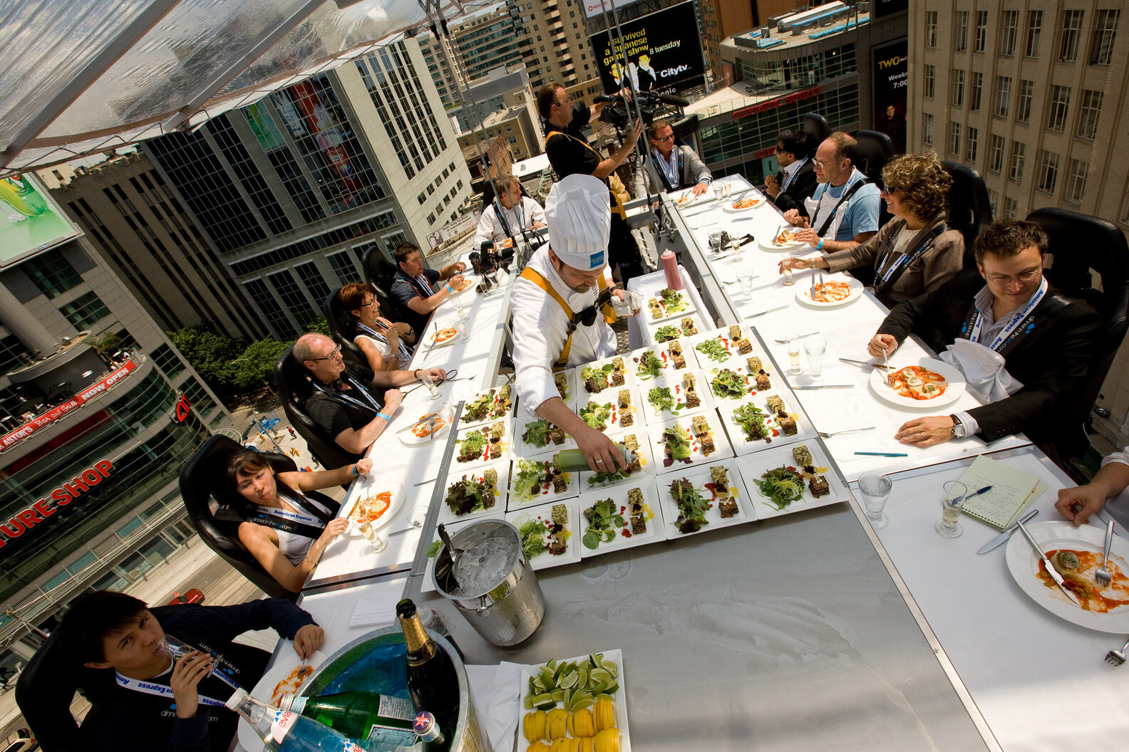 Dinner In The Sky Takes Diners 150 Feet Up Via Crane - Thrillist