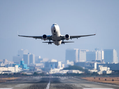 New Hopper Data Shows Which Days Airfare Is Cheapest - Thrillist