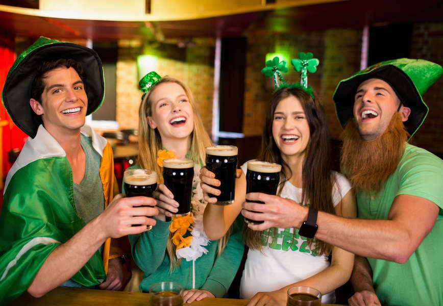 Real Irish Pub: 7 Authentic Irish Pub Signs to Look out for - Thrillist