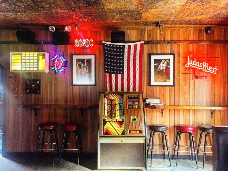 The Best Bar Ever, According to Supercall Staffers - Thrillist