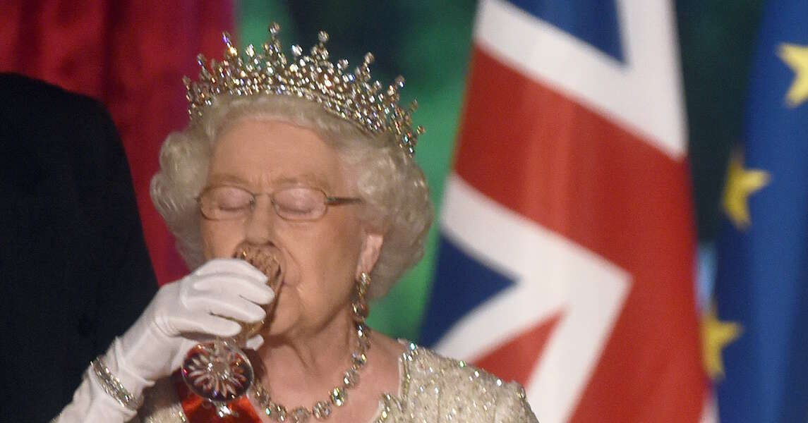 Here’s How Many Drinks the Queen of England Has a Day - Thrillist