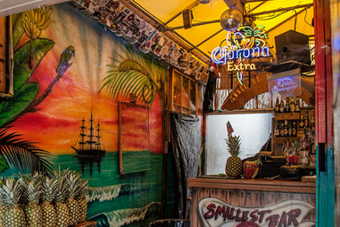 Novelty Bars: 7 Ridiculously Small Bars Around the World - Thrillist