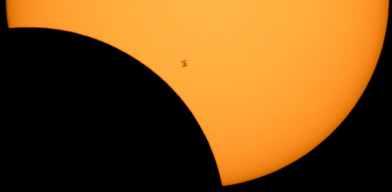 NASA Video Captures ISS Crossing Sun During Solar Eclipse 2017 - Thrillist