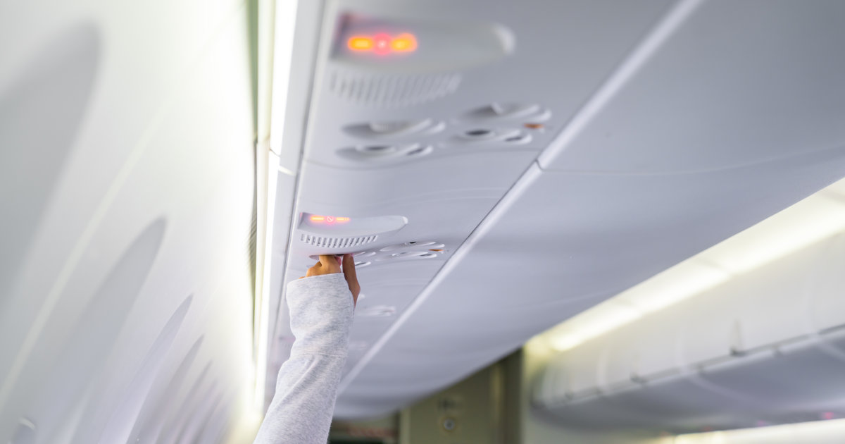 Why Keeping Airplane Air Conditioning Vents On Prevents Infections ...