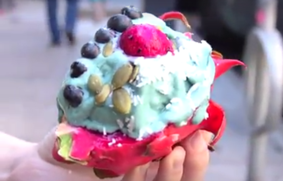 Loco Coco Makes Beautiful Tropical Smoothies in a Fruit Bowl - Thrillist