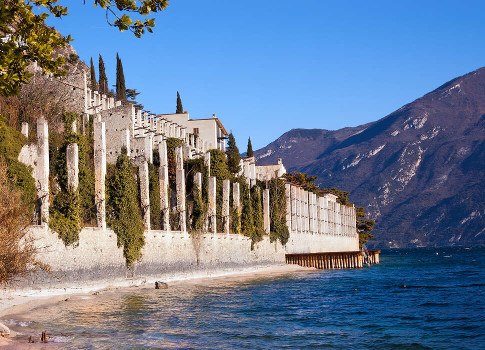 Most Beautiful Lakes in Northern Italy: Lake Como, Lake Garda & More ...